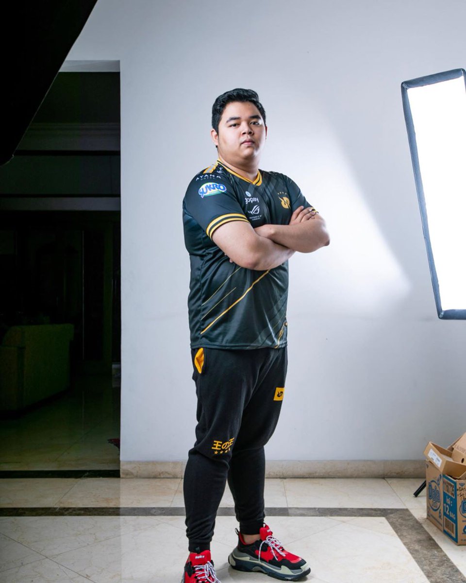 Profil dan Biodata R7: EXP Laner Andalan RRQ Hoshi, ex-Pro Player Dota ...