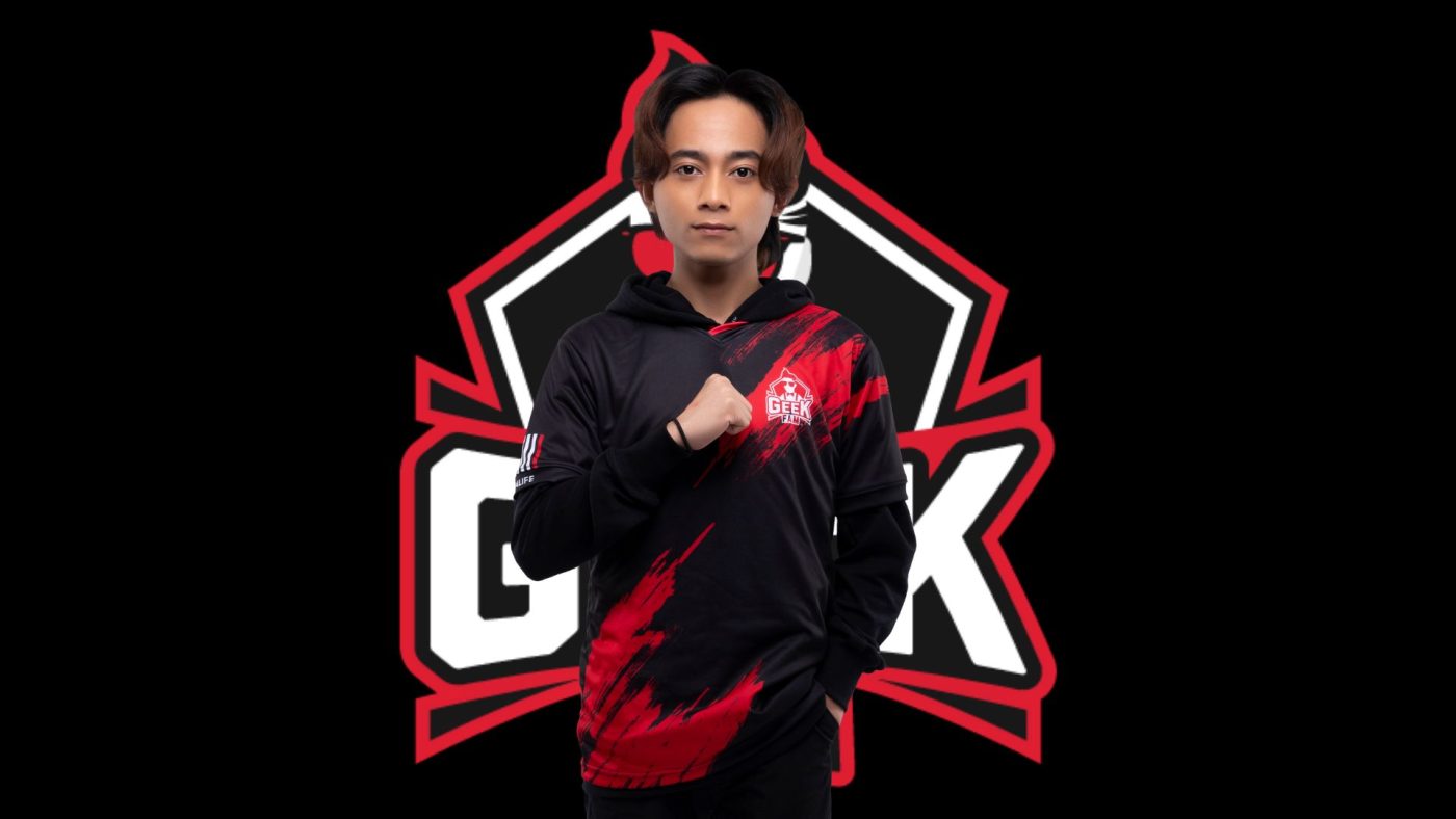 GEEK Snipes Bagikan Panduan Setting Sensitivitas dan Layout PUBG Mobile